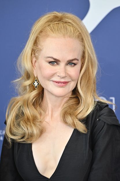 Nicole Kidman Channels 'Stepford Wives' at the Venice Film Festival ...