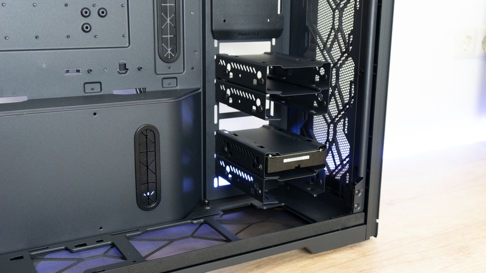Phanteks Enthoo Pro II Review: Dual-System, Fabric Mesh Intake | Tom's ...
