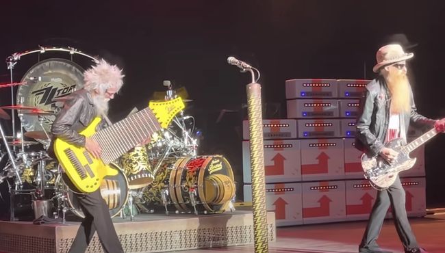 ZZ Top's Elwood Francis uses 17-string bass guitar onstage | Guitar World