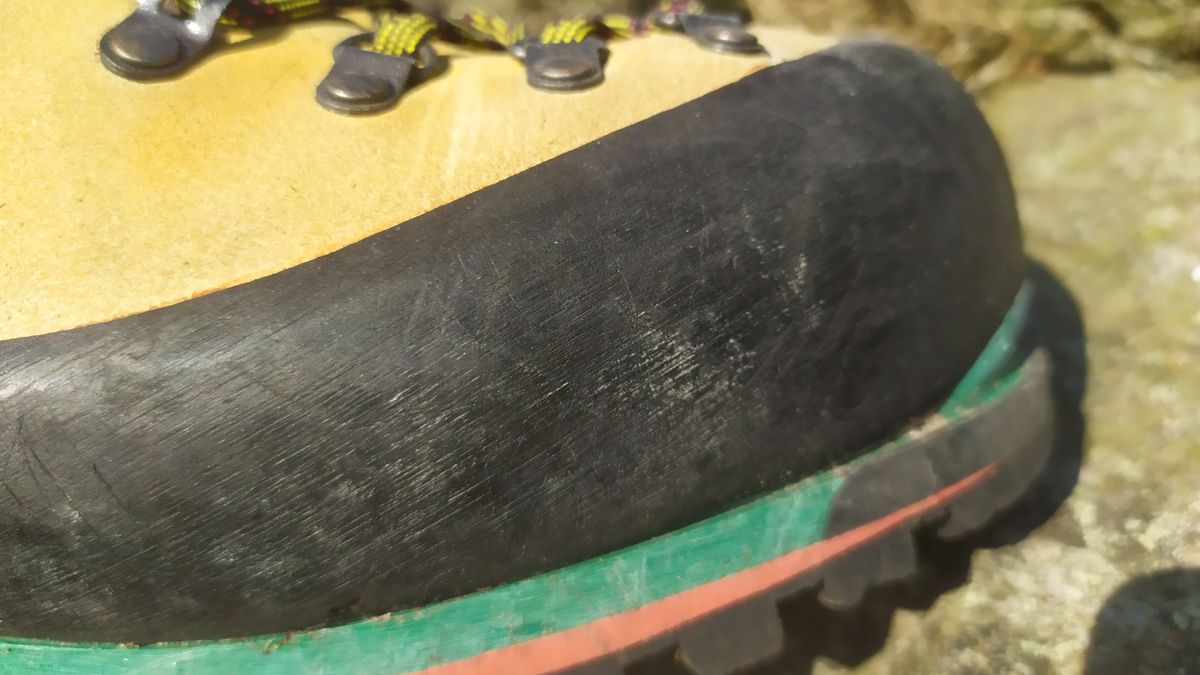 Parts of a hiking boot: boots deconstructed | Advnture