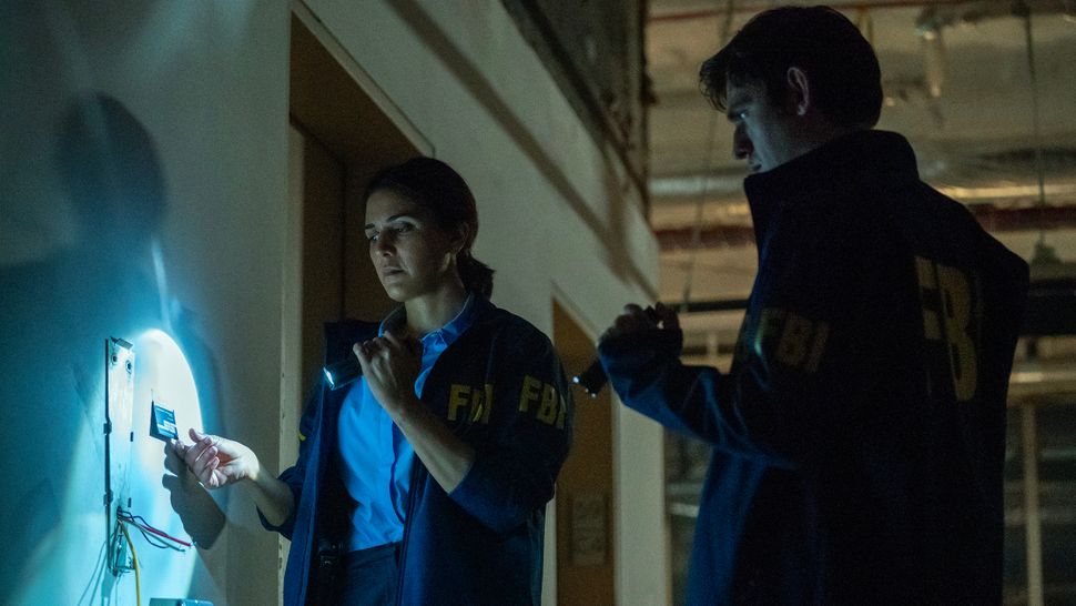 Kaleidoscope Cast: Where You've Seen The Actors From The New Netflix ...