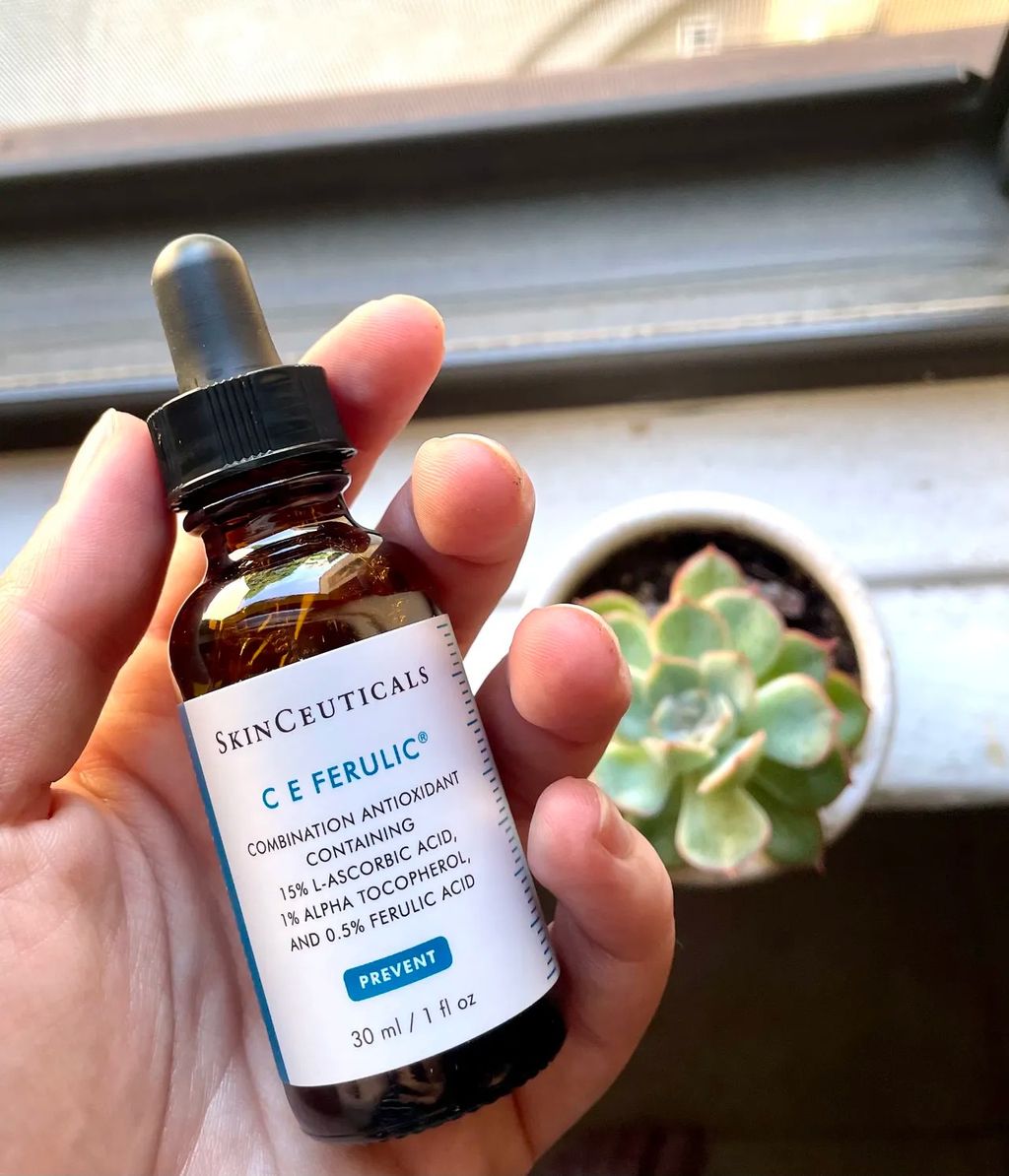 An Honest Review of SkinCeuticals' C E Ferulic Face Serum | Who What Wear