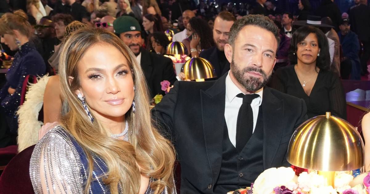 Ben Affleck becomes another hilarious meme after his 'bored' Grammys ...