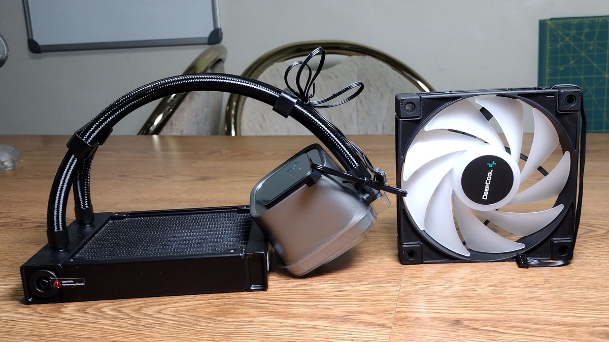 DeepCool LS320 Review: Small Size, Medium Bite | Tom's Hardware