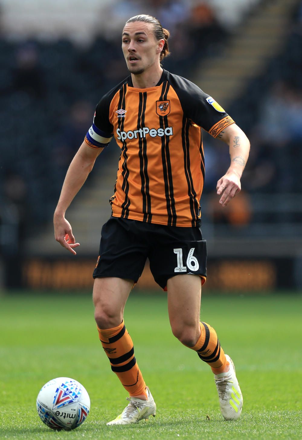 Irvine strikes at the death as Hull hit back to beat QPR | FourFourTwo