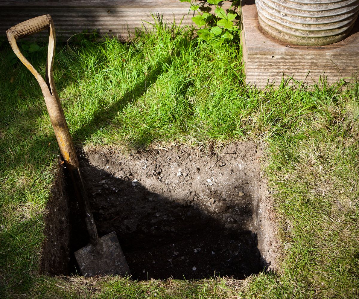 How to build a soakaway and protect your home from flooding | Homebuilding