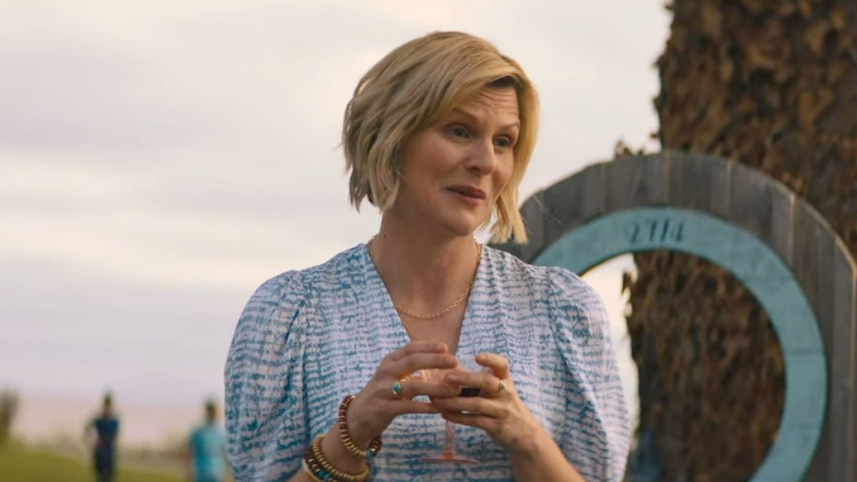 Hello, Goodbye, And Everything In Between: 7 Differences Between The ...