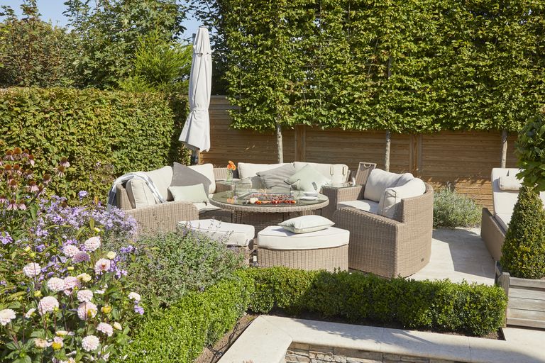 Outdoor dining ideas – inspiration for al fresco feasting | Livingetc