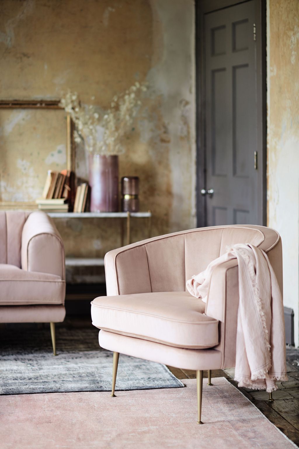 Looking for quick paint hack? This plaster effect idea is all over ...