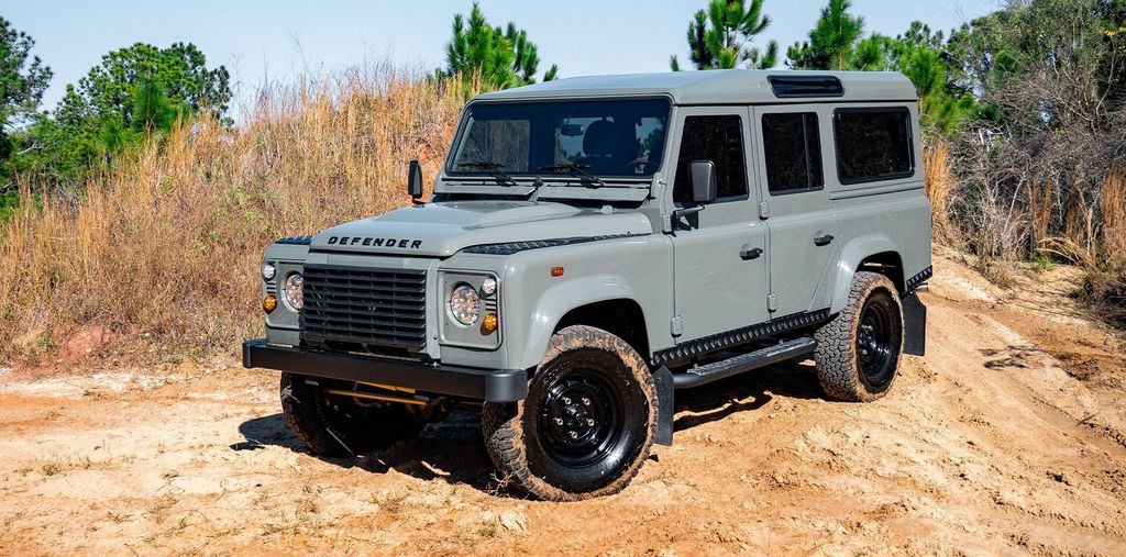 Land Rover Defender restoration: 22 specialists to reinvent an ...