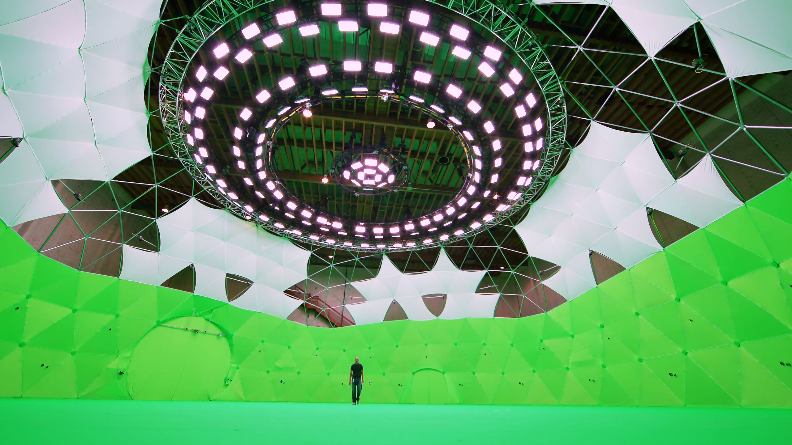 World’s Largest 360-Degree Movie Set Created by Intel | AVNetwork