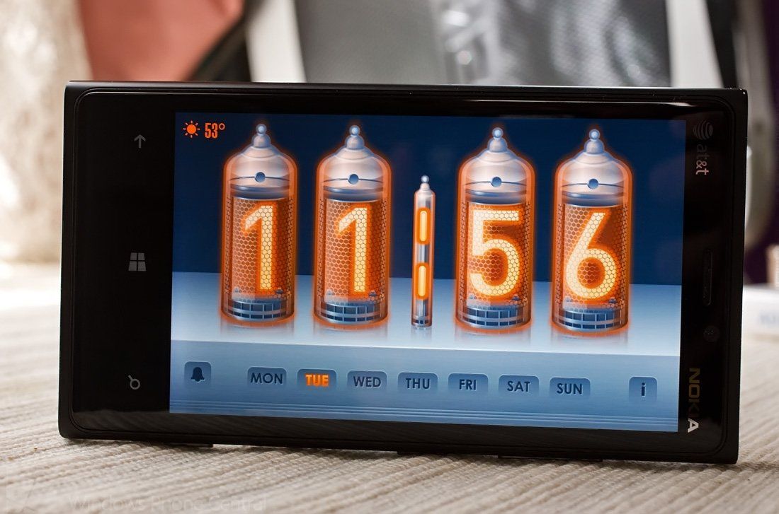 Get the time, weather and a flashlight with Night Stand Clock | Windows ...