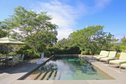 7 Bedrooms, A Pool & Private Beach: See Inside The Obama's New House