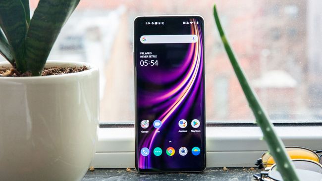 OnePlus 8 vs OnePlus 8 Pro: what's the difference? | TechRadar