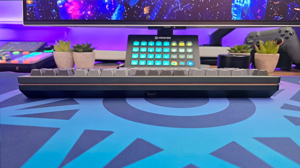 Mode Loop TKL (2024) Review: A Classy Classic in the Making | Tom's ...