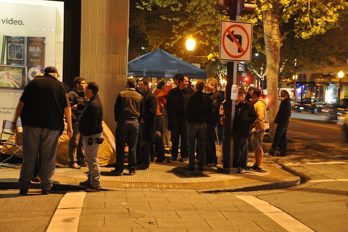 Easter faithful queue for iPad | IT Pro