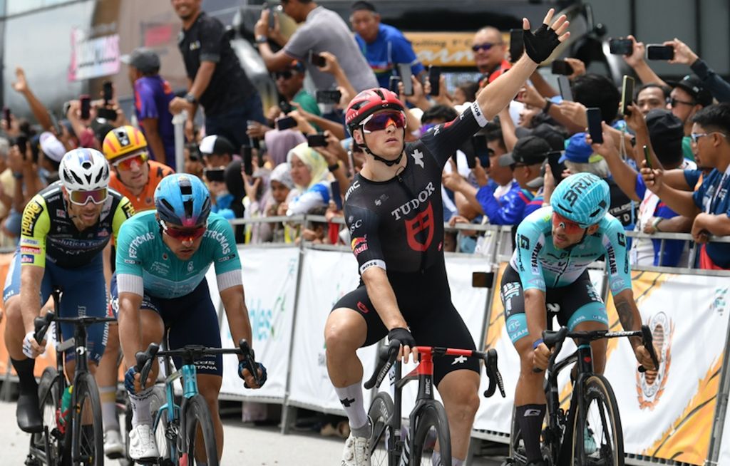 'A fair battle' – Sprint showdown in Le Tour de Langkawi evens up as ...
