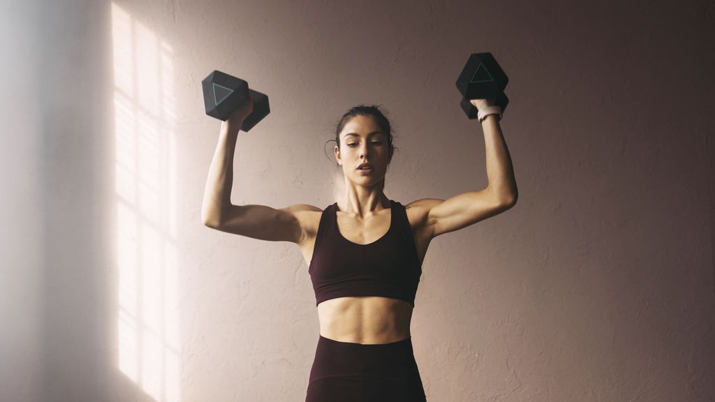 I'm a personal trainer — these 4 shoulder press variations are my ...