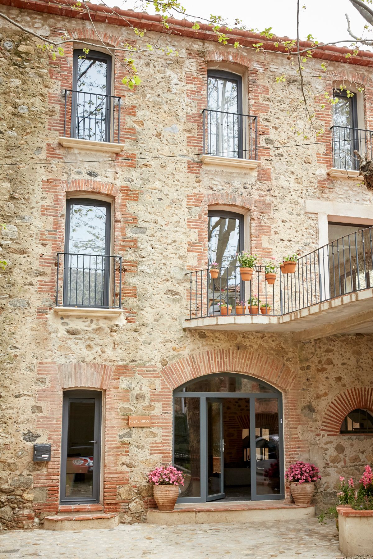 Explore this chic farmhouse in France with modern rustic appeal | Livingetc