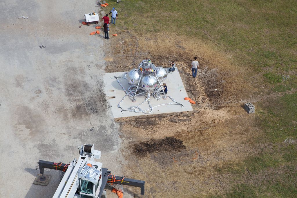 Photos: NASA's Project Morpheus Robot Lander | Space