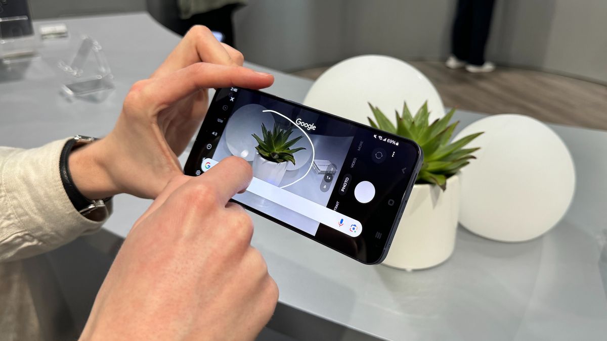 Samsung's Galaxy AI features could be coming to the Galaxy S22 series after all | TechRadar