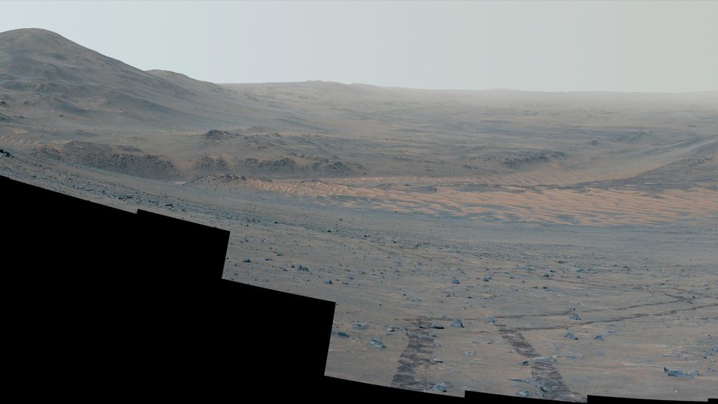 NASA's Perseverance rover gets stunning view of big Mars crater from ...