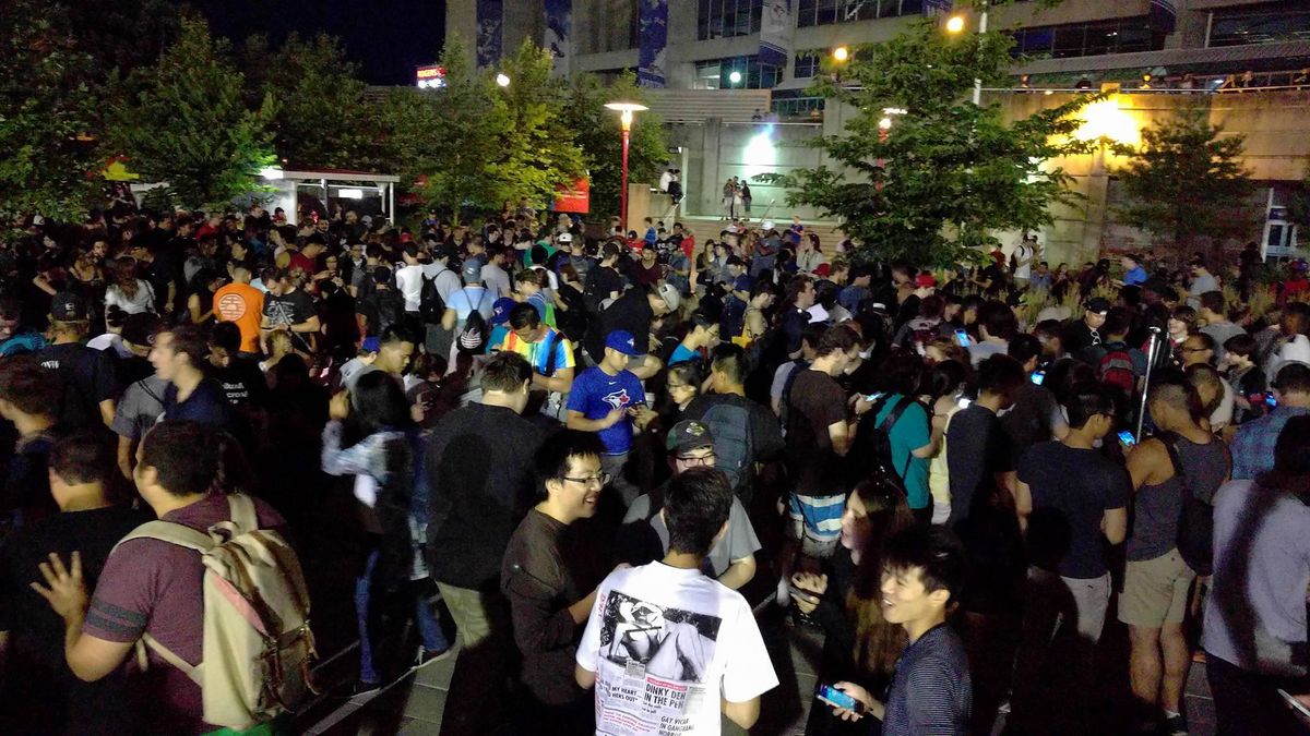 Nearly 4,000 show up for Pokémon Go launch event in Toronto | iMore