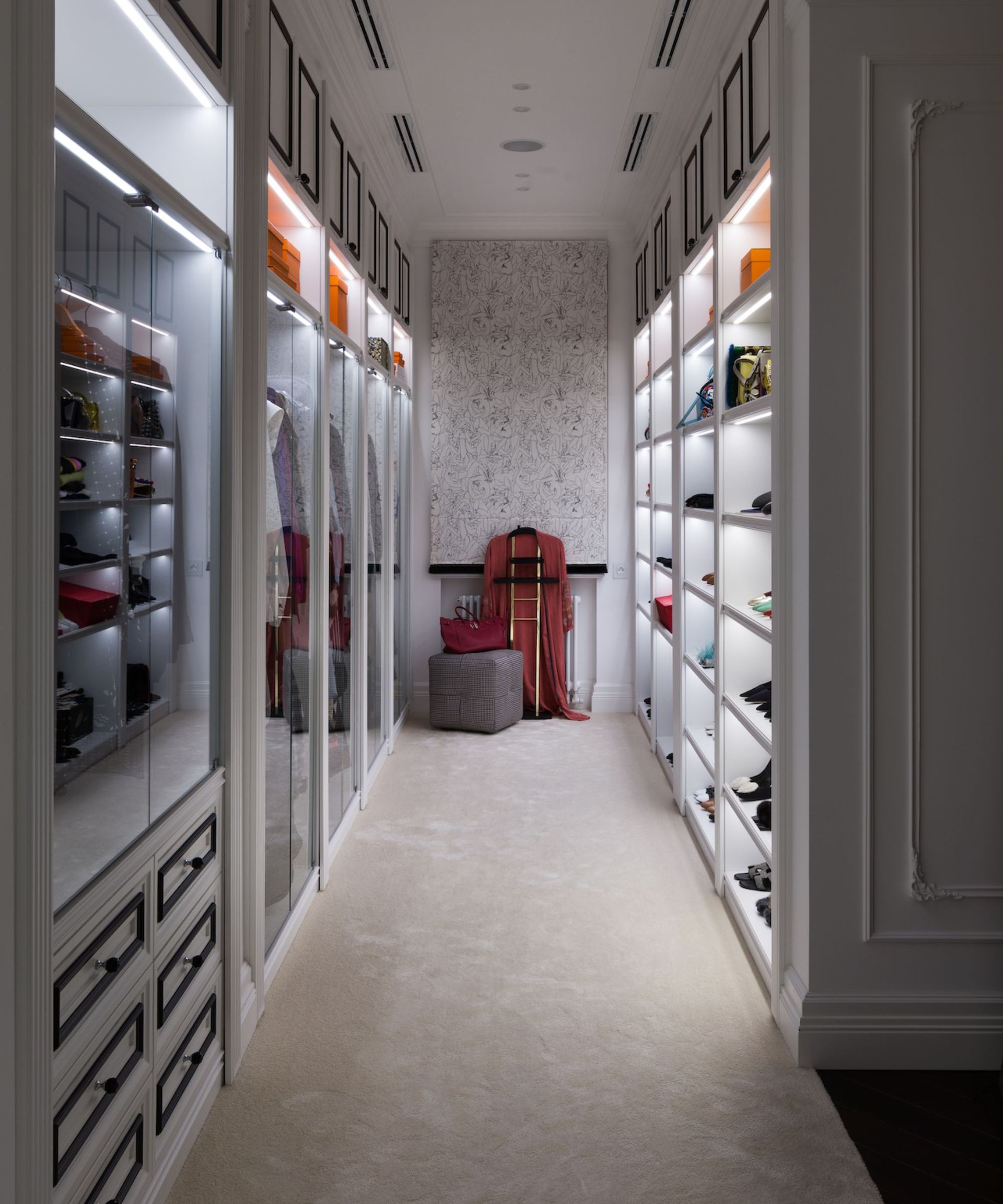 How to light a closet without wiring: energy efficient ideas | Homes ...
