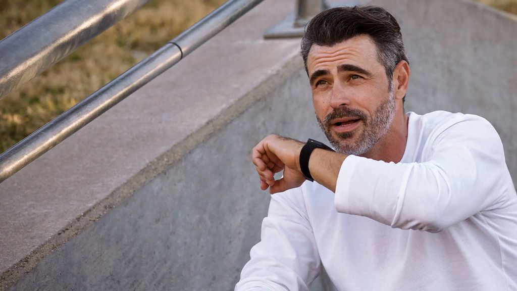 Garmin's thinnest smartwatch just dropped and it has the biggest screen ...