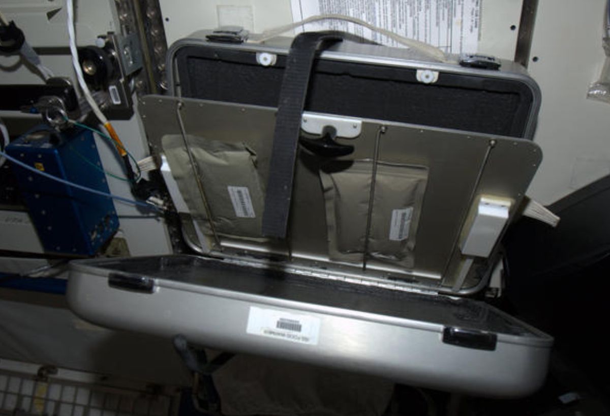 Astronauts celebrate Thanksgiving in space! (video) | Space