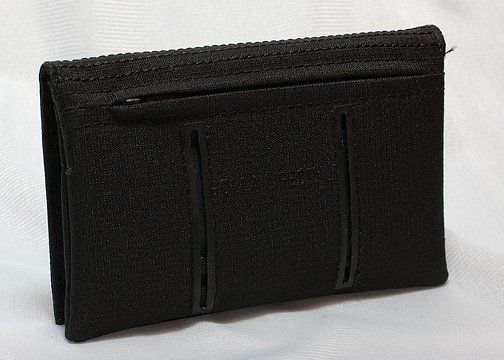 Golla Gavin Phone Wallet - Review | Windows Central