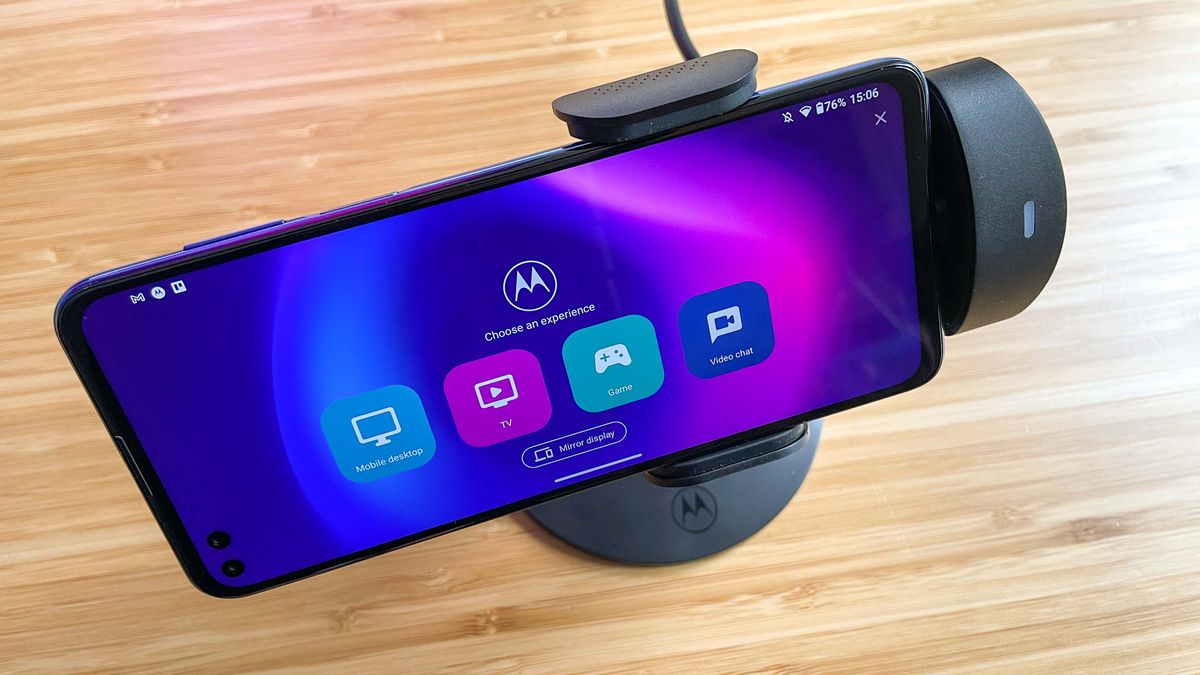 I spent a few days with Motorola’s Ready For desktop mode — it’s not ...