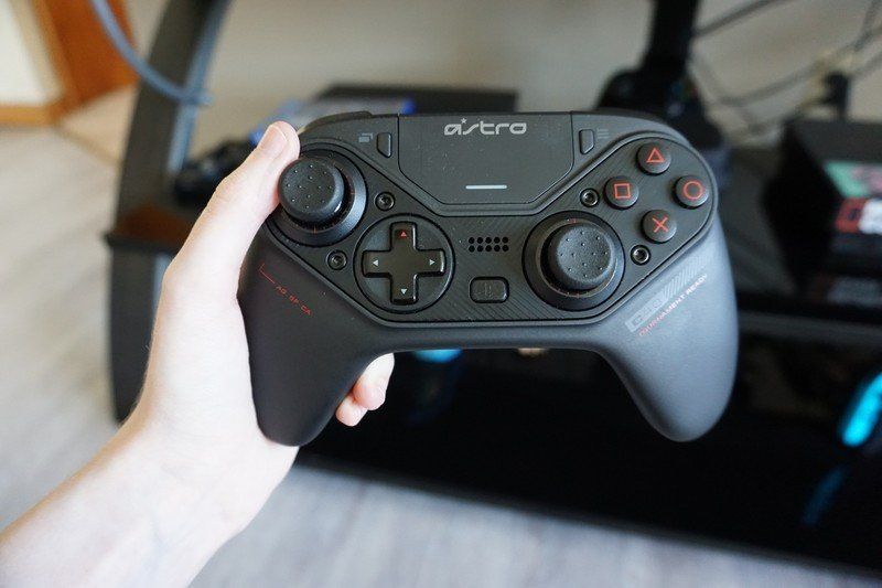 PlayStation's DualShock controllers are terrible and I hate using them ...