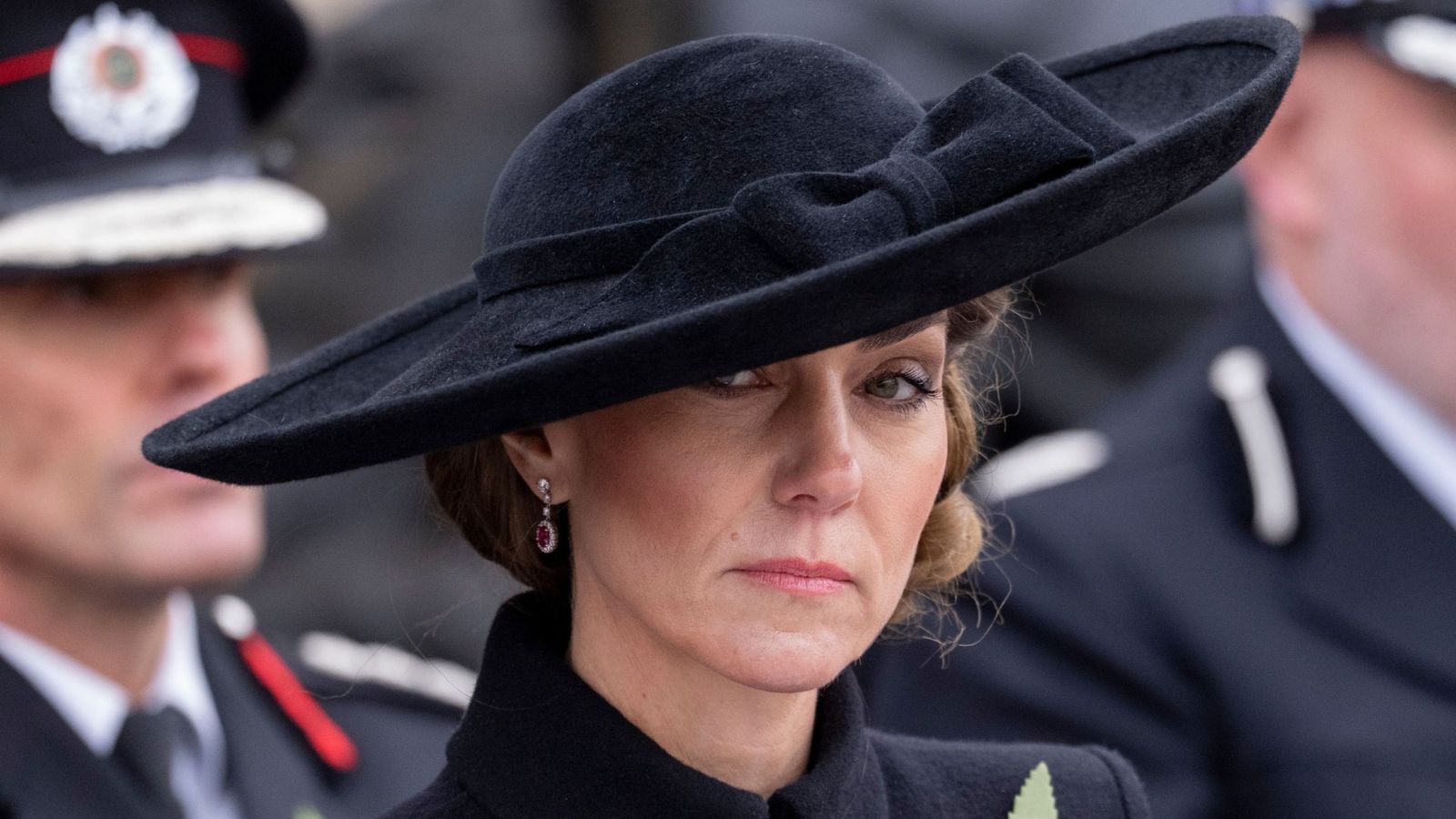 Kate Middleton breaks tradition with remembrance day appearance | Woman ...