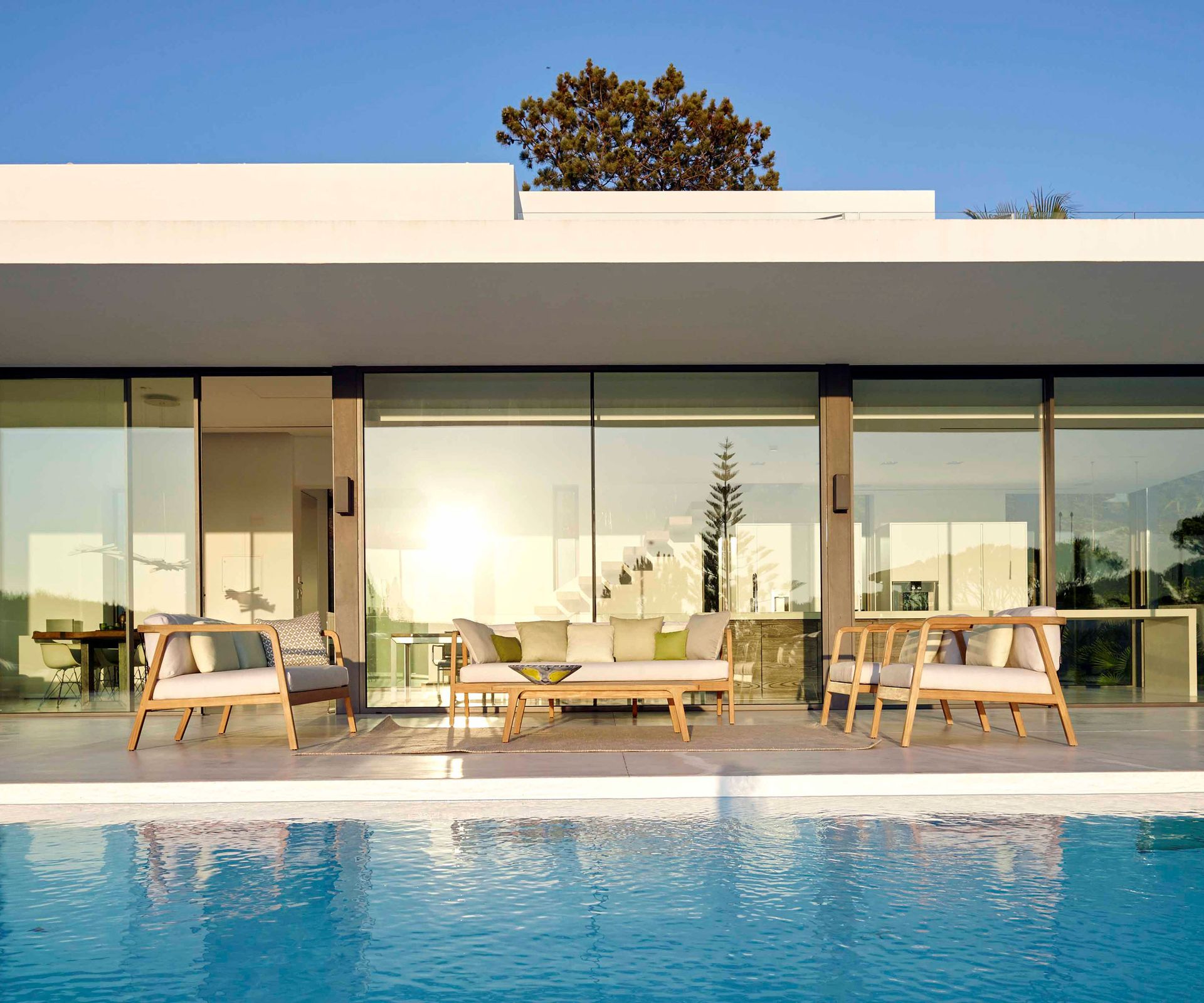 Should a patio go right up to a house? Experts advise | Homes and Gardens