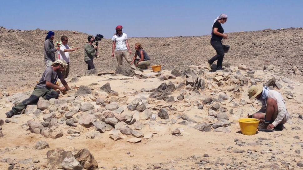 7,000-year-old tomb in Oman holds dozens of prehistoric skeletons ...