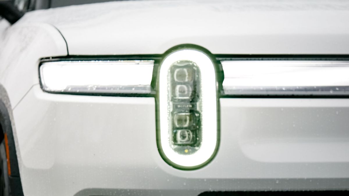 I drove the 2025 Rivian R1S for a week — here's my pros and cons | Tom ...