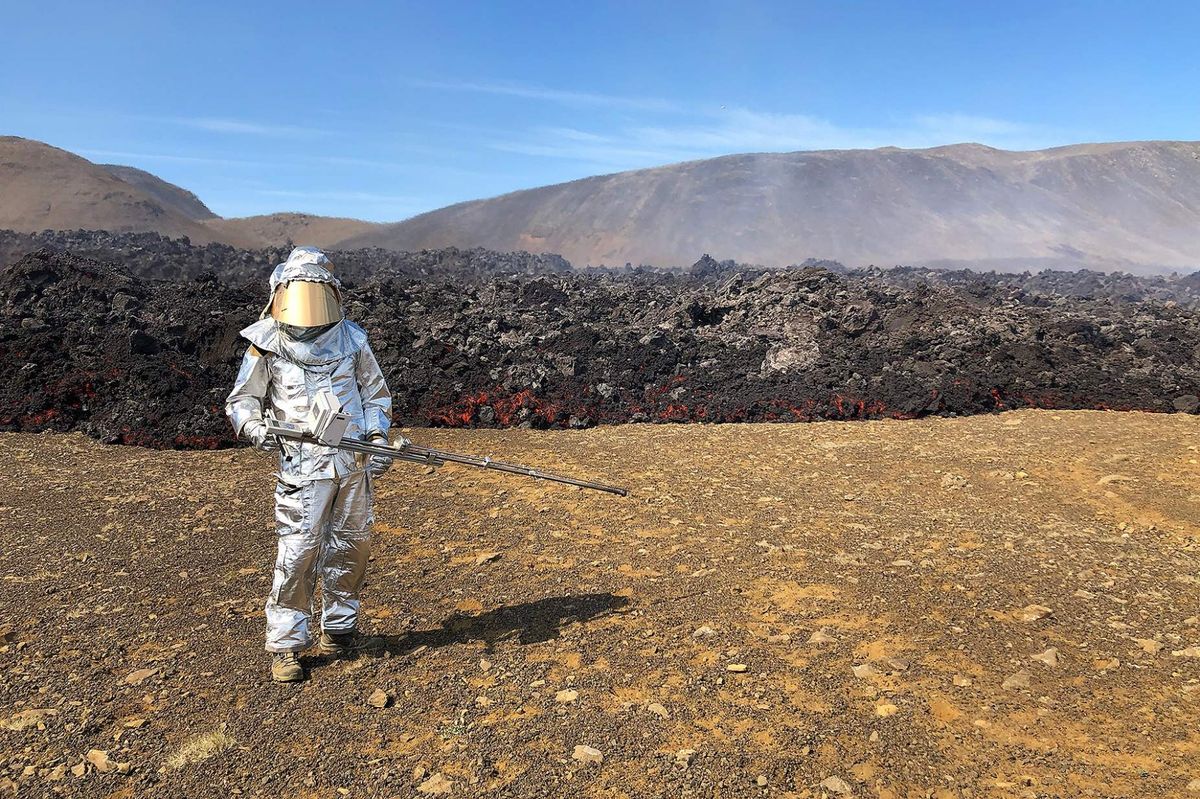 Weird new device measures how 'liquid' lava is | Live Science