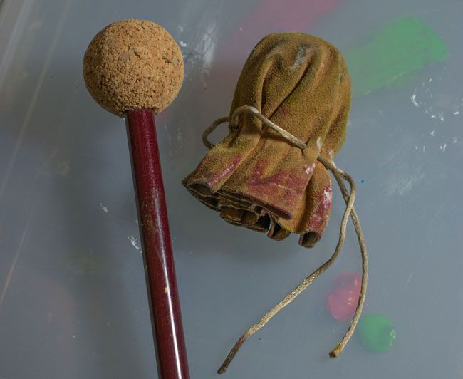 How to make and use a mahlstick for painting | Creative Bloq