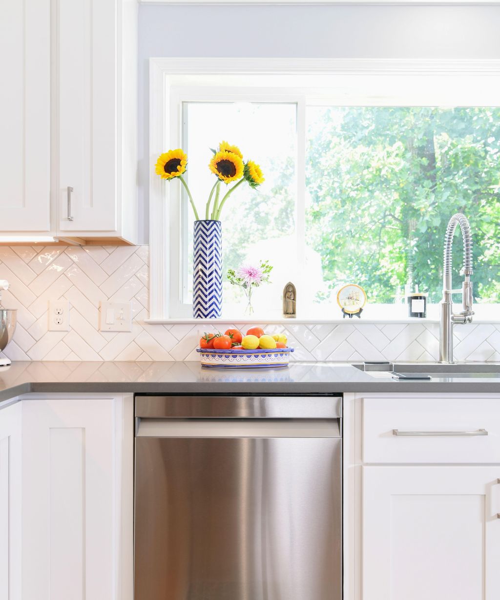 How to clean straws: 4 tips to keep a drinking straw free from germs ...