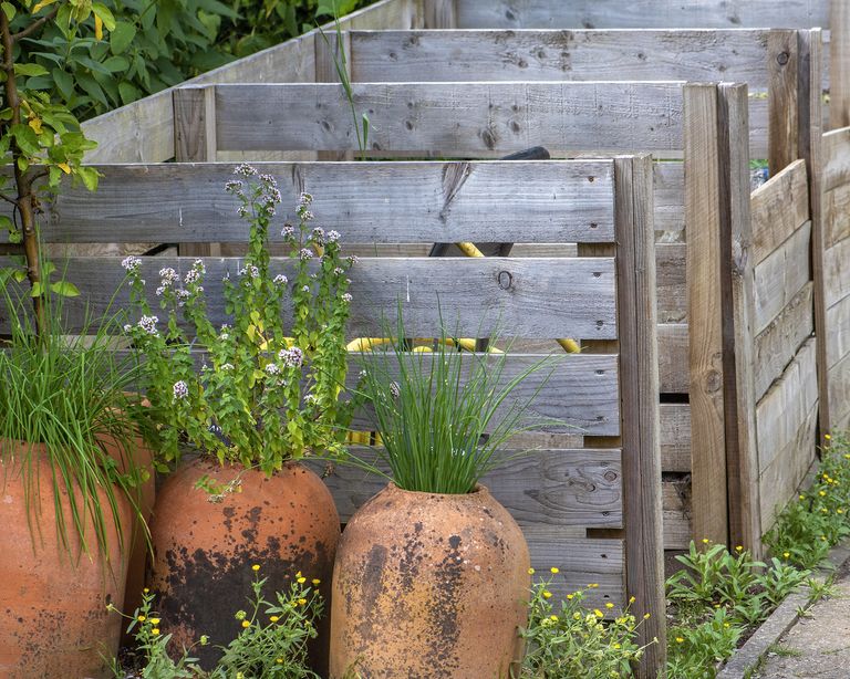 12 Composting Mistakes That Will Ruin Your Stash | Gardening Know How