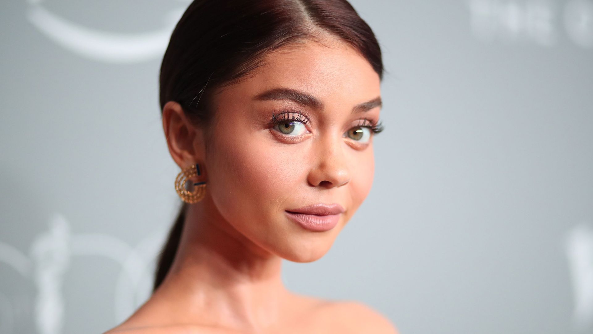 Sarah Hyland Tells Ellen DeGeneres That She Battled Suicidal Thoughts ...