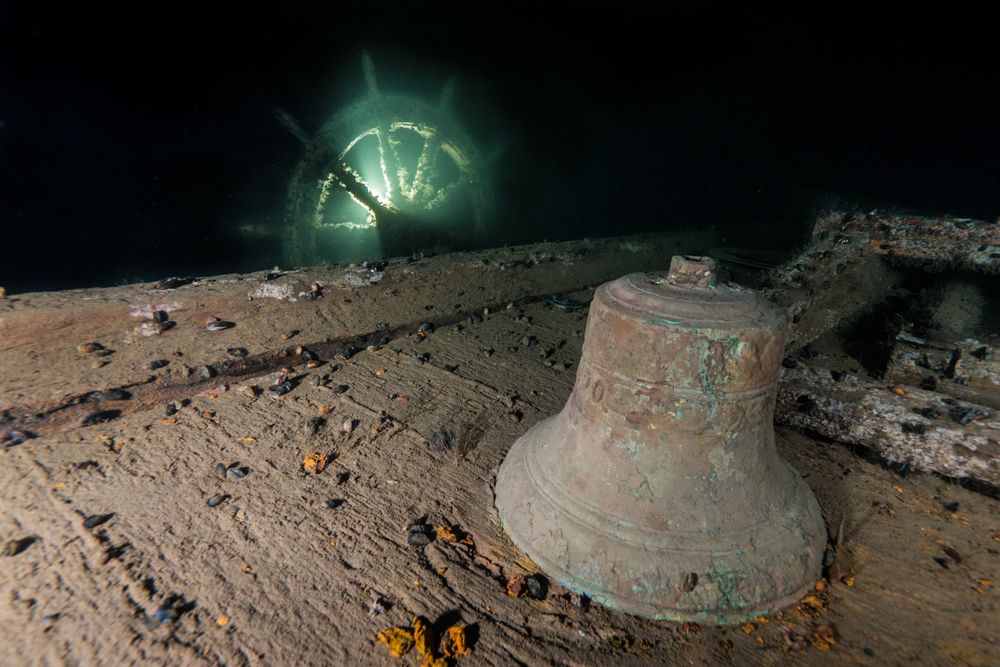 Stunning Photos Capture Eerie Underwater Shipwrecks | Live Science