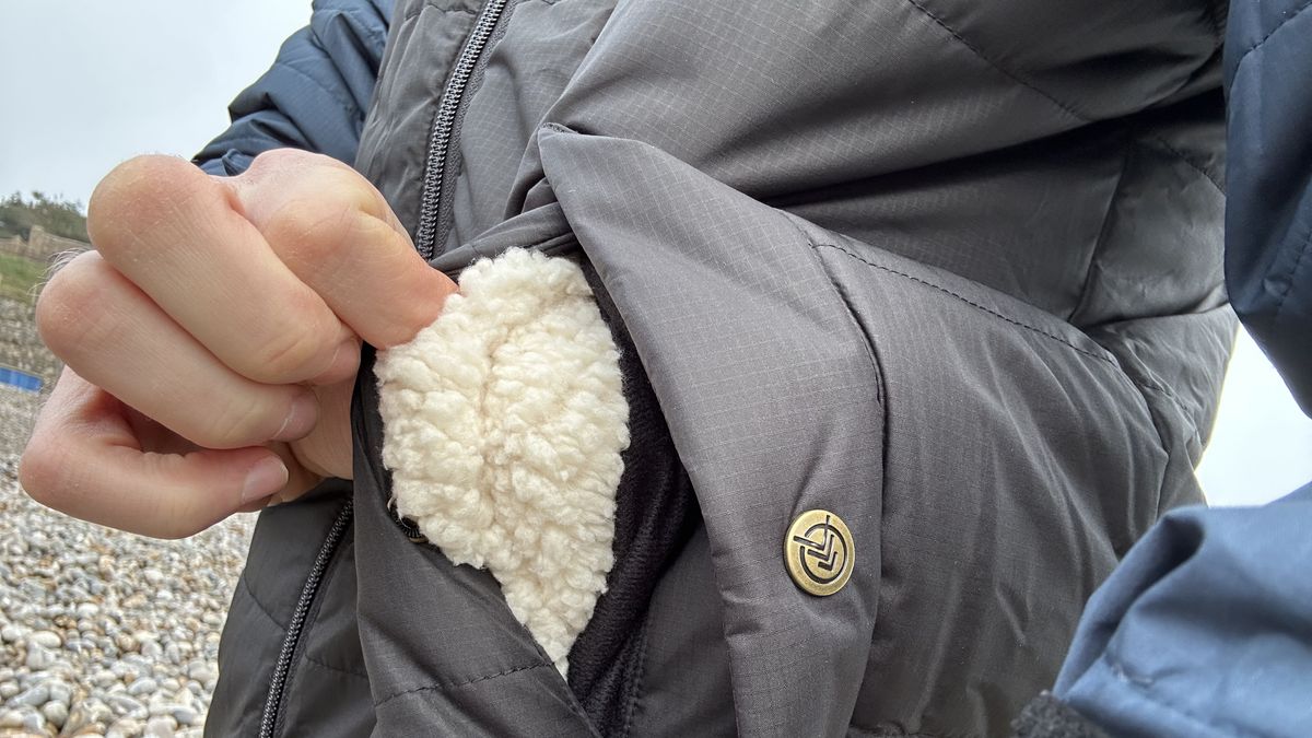 Voited Slumber Jacket: is it jacket or is it a sleeping bag? It’s both ...