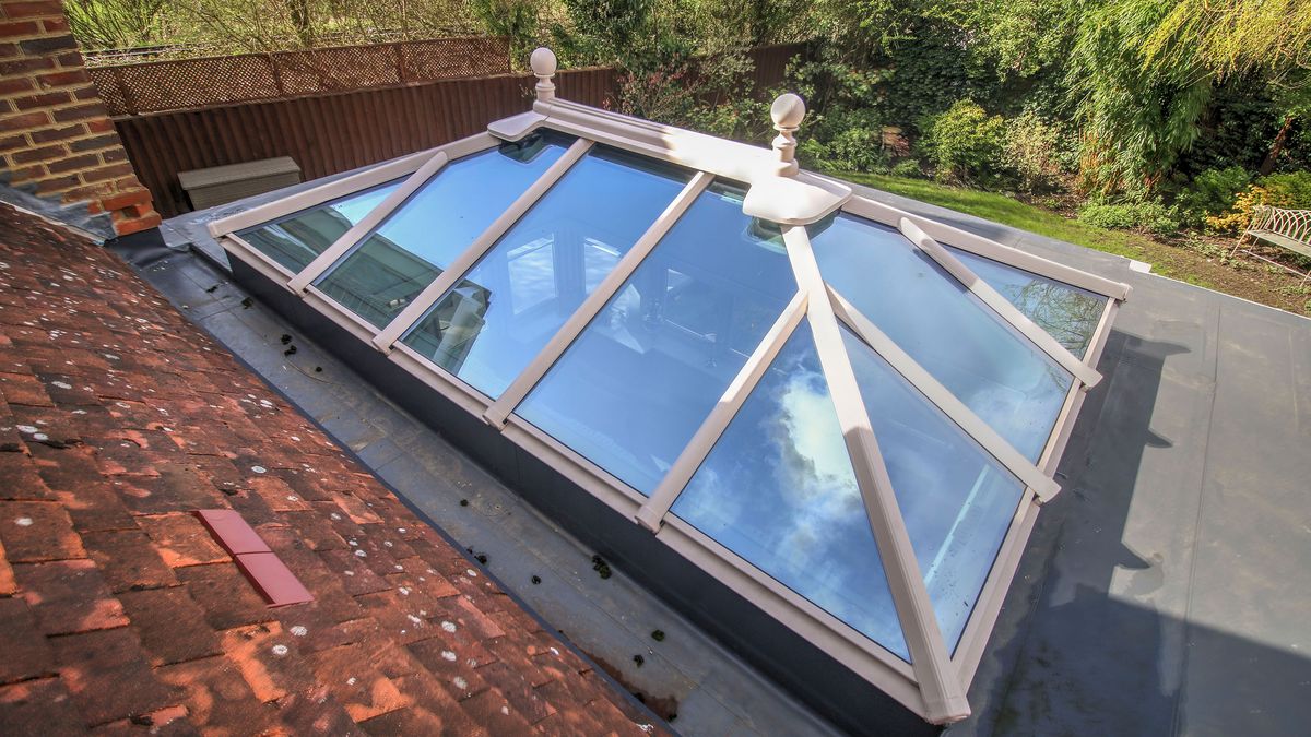 Roof lantern or skylight: Which is the best option for you? | Homebuilding