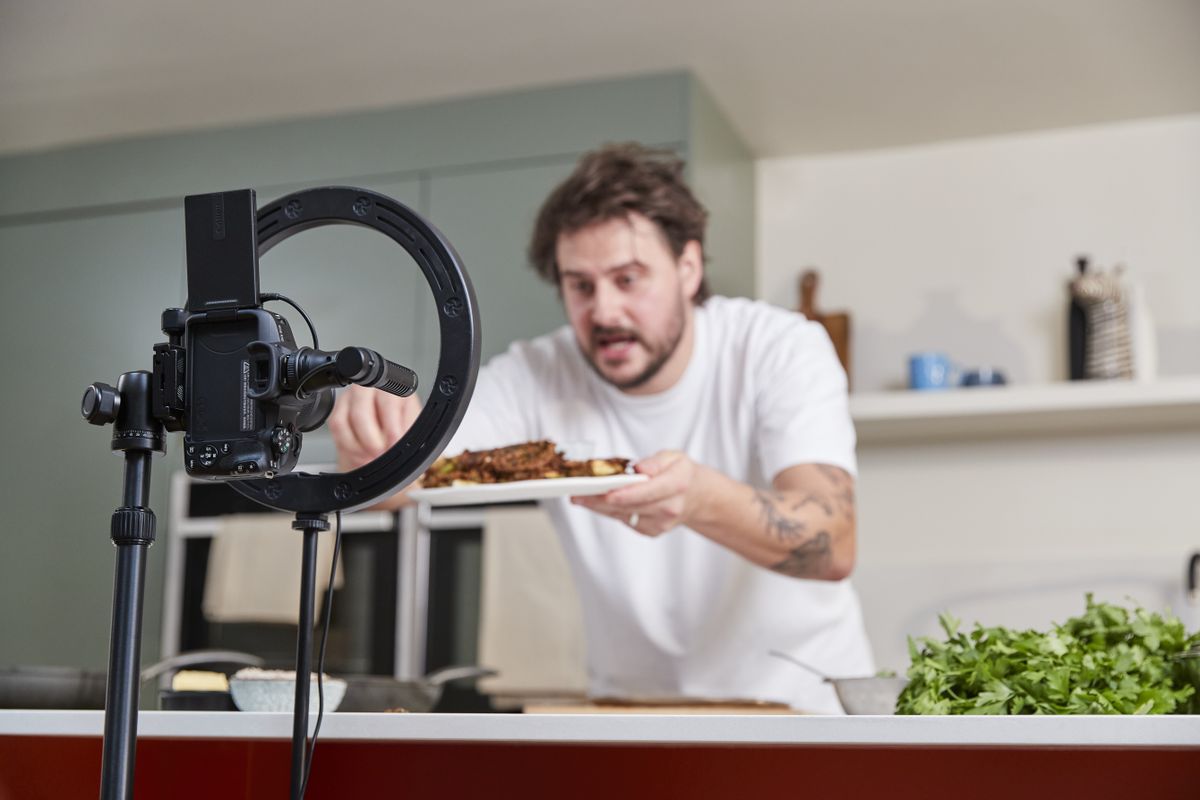 Canon gives vloggers everything they need in one handy kit! | Digital ...