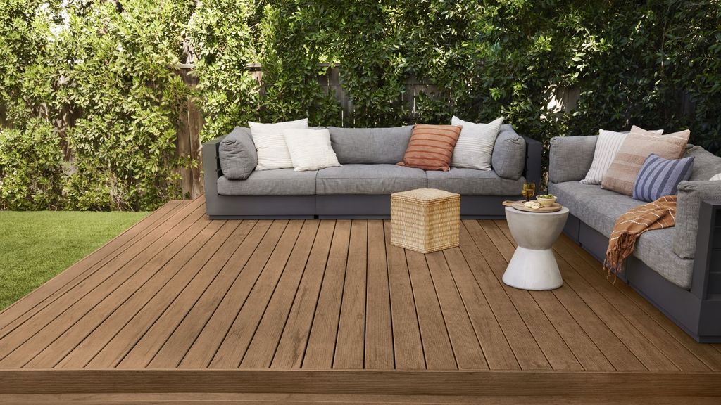 Best wood for a deck – revealed by deck experts | Homes and Gardens