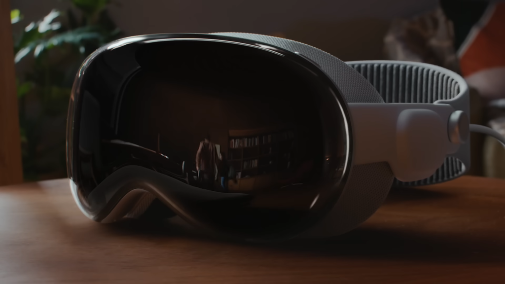 'It’s just collecting dust': One year later, Apple Vision Pro users ...