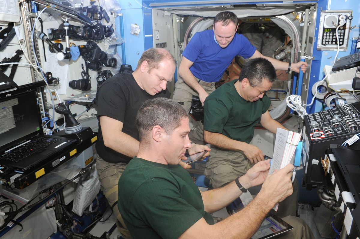 Space Station Photos: Expedition 38 Mission Crew in Orbit: Page 2 | Space