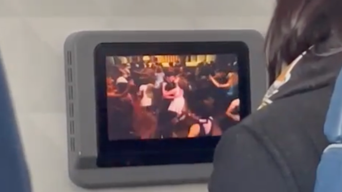 Jennifer Grey Spotted Someone Watching 'Dirty Dancing' on a Plane ...